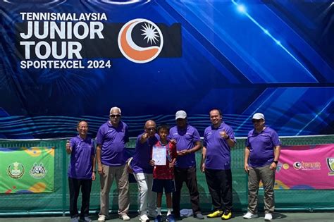 Pemain Tenis Cilik Dari Sarawak Ini Rangkul Juara Kebangsaan Tenis