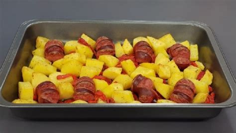 Receta E Ditës Patate Furre Me Sallam E Gogozhare Dhe Supë Krem