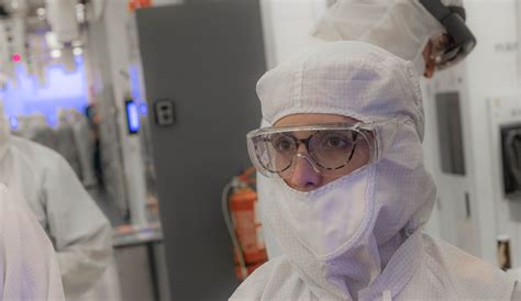 ‘every Die Wants To Live Inside Fab 28 Intels Elite Chip Making
