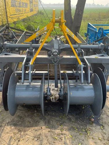 Iron Tractor Potato Digger Harvesting 1 Acres Hr 75 Hp At ₹ 165000 In