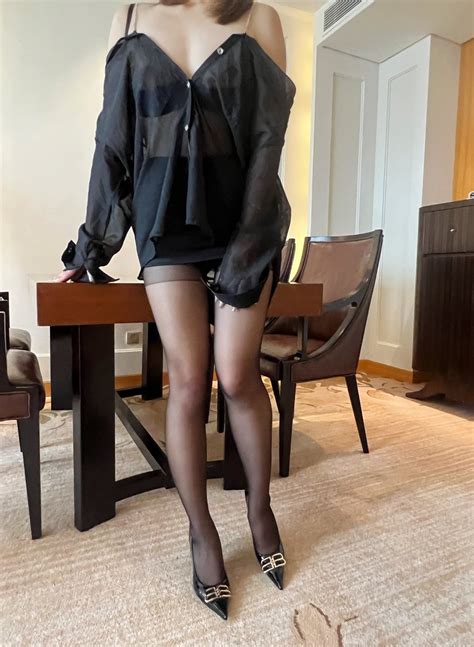 Legstockings77 On Twitter 想被按在桌子上操👄