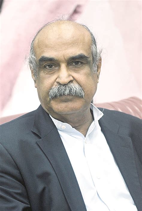 قاسم حداد أشعل البهجة بقصائد مزدانة بالحلم الراي