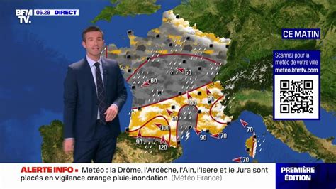 De La Pluie Et Des Fortes Rafales De Vent Sur Une Large Partie Du Pays