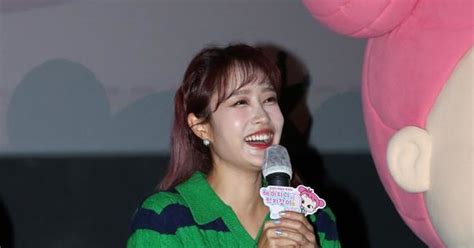 포토 헤이지니 해맑은 미소