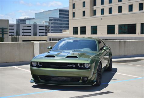 Dodge Challenger Hellcat Army Green