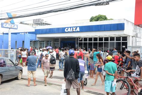 Após fila de espera na internet Caixa atualiza app para reduzir