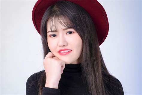 刘凤甄，甜美系美少女，用实力来证明自己