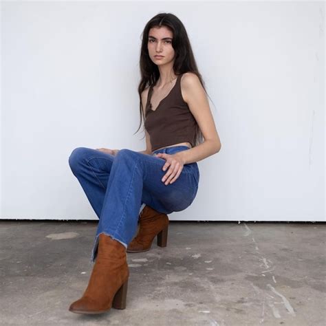 Picture Of Marisa Harbert