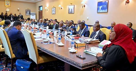 Rais Samia Aongoza Kikao Cha Kwanza Cha Baraza La Mawaziri Ikulu Dar Es