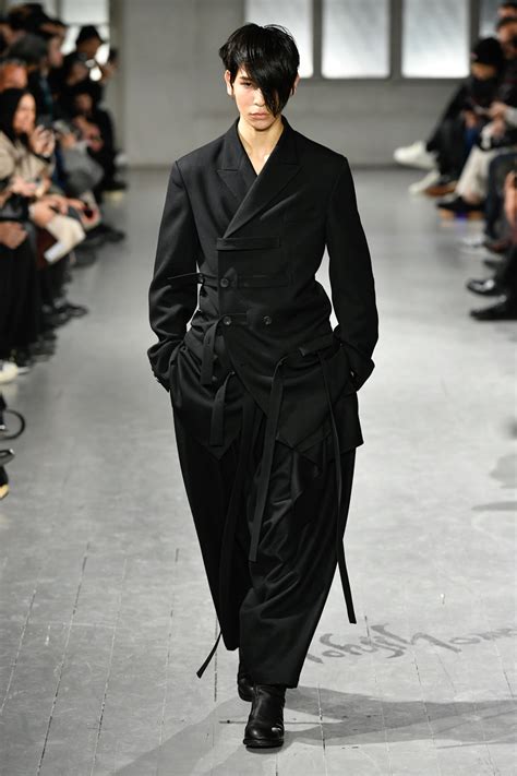 Yohji Yamamoto Mens Fall 2023 Photos