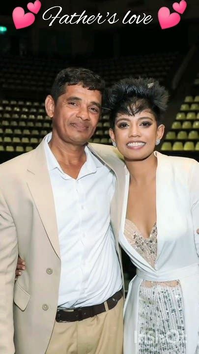හැම තාත්තා කෙනෙක්ම වගේ ගොඩක් ආදරේ දුවලට තමයි ඉතින්😍කොහොම කිව්වත් කෙල්ලෝ