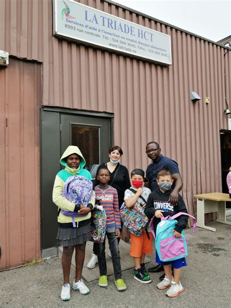 Distribution Des Fournitures Scolaires La Triade HCT