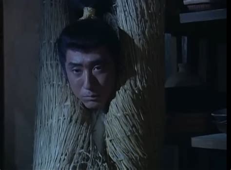 ゲンジマル on Twitter 新婚初夜に嫁いで身の証のために寝所で裸になった花嫁にやっぱり一緒に寝れないと言ってぶたれて台所で寝る