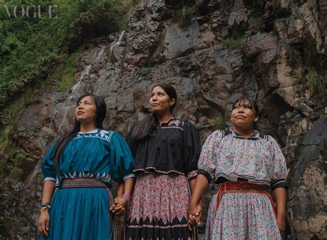 La historia detrás de las seis mujeres rarámuris que corrieron el