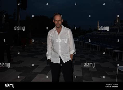 Julian Weigend In Der Rolle Des Jedermann Bei Der Fotoprobe Zu Dem