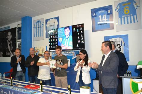 La Afición Del Málaga Se Llevará Su Peso En Aceite Radio Marca Málaga