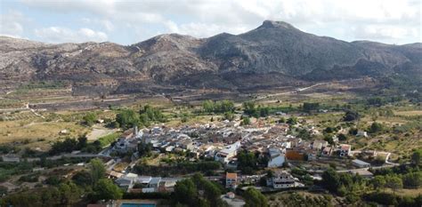 El Turismo No Abandona A La Vall DEbo Pese Al Incendio Noticias La