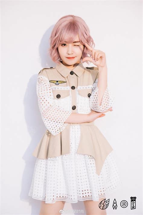 火箭少女101成员孟美岐、吴宣仪、杨超越、段奥娟、yamy 、赖美云