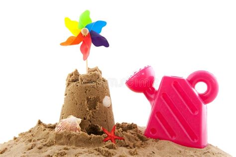 Castelo E Brinquedos Da Areia Na Praia Foto De Stock Imagem De