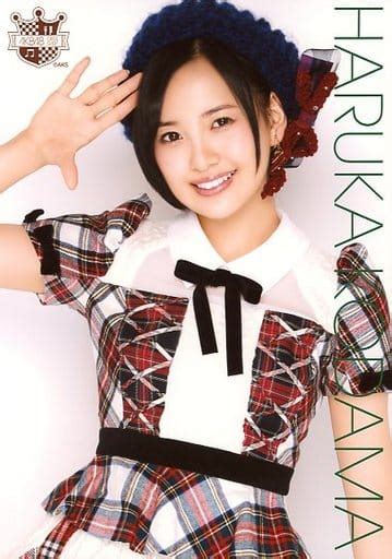 駿河屋 兒玉遥上半身・チェック柄衣装赤白akb48 Cafe ＆ Shop限定 A4サイズ生写真ポスター 第62弾（女性生写真）