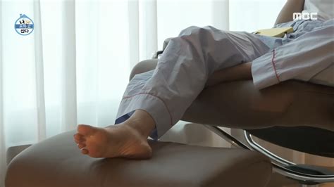 Park Ji Hyos Feet
