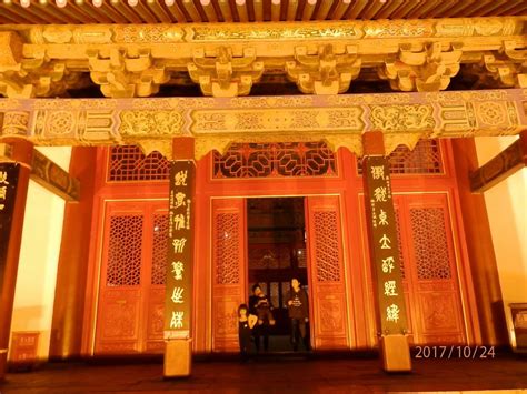 2021钟鼓楼广场游玩攻略西安的钟鼓楼广场位于著名的【去哪儿攻略】