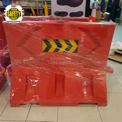 Jual Road Barrier Cool Monkey RB 3 Pembatas Jalan Water Barrier