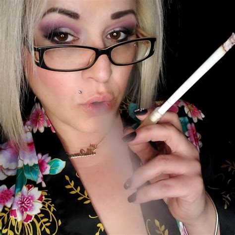 💋 Virginia Slims 120 And A Cute Little Mini Skirt 💋 Rsmokingwomen