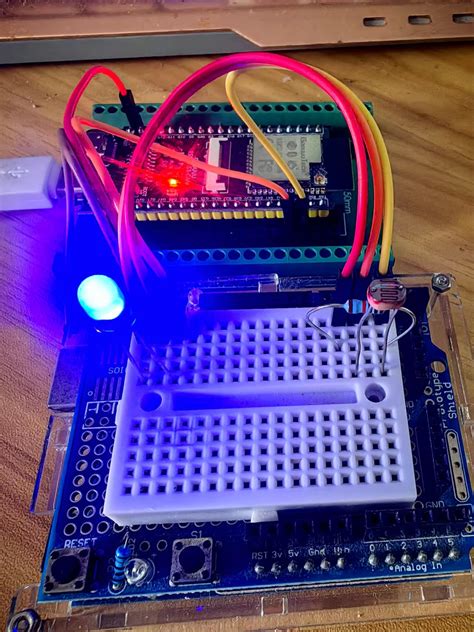 【花雕学编程】arduino动手做（232） Esp32 S3 Cam读取光敏电阻的模拟值自动随环境调节led的亮度 Makelog 造物记