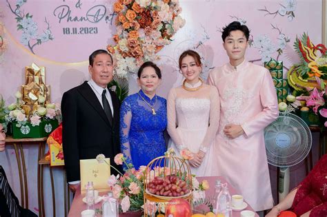 Đám Cưới Phương Lan Phan Đạt Không Gian Lãng Mạn đầy Hoa Dàn Sao