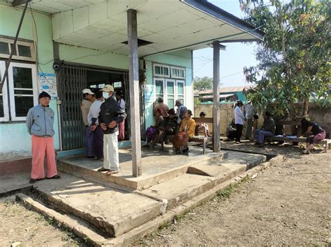 မိုင်းပန်မြို့နယ် မြန်မာ့စီးပွားရေးဘဏ်တွင် အငြိမ်းစားဝန်ထမ်းများ ပင်စင်လစာထုတ်ပေးလျက်ရှိ