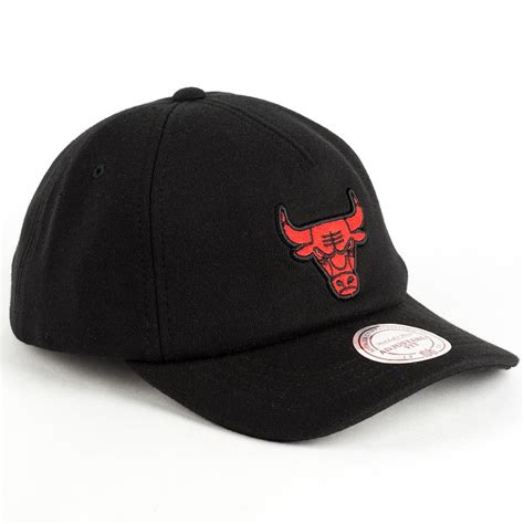 Mitchell And Ness Dad Cap Throwback Snapback Chicago Bulls Black
