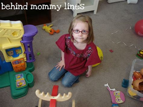 Behind Mommy Lines Look Mom No Hands