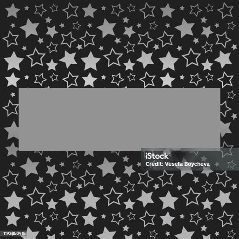 텍스트의 빈 공간이 있는 프레임입니다 실버 별의 테두리입니다 검은 색 배경 크리스마스와 새해 인사말 카드 배너 초대 포장 디자인