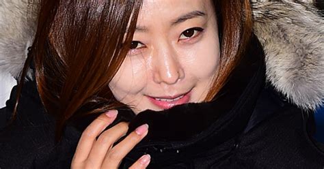 [포토엔]김희선 모두가 감탄한 실물미모 공항패션