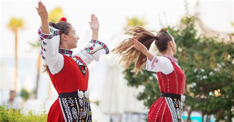 Обичай с ритане на медно менче на българска сватба