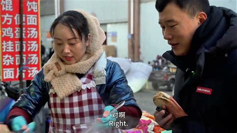 中国人其实很爱吃方便面，小时候吃一碗方便面是奢侈品，现在给孩子吃方便面说是吃垃圾食品。刻在骨子里爱吃方便面的中国人。 Youtube