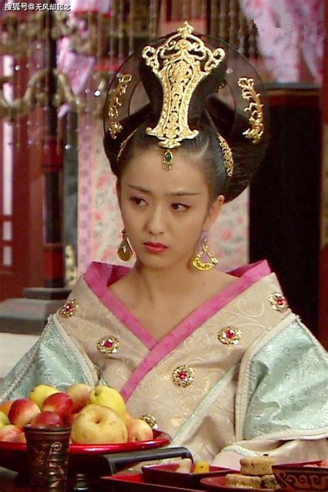赵飞燕的美貌与杨贵妃齐名，为何没被列入“四大美女”？她有1致命缺陷汉成帝历史中国