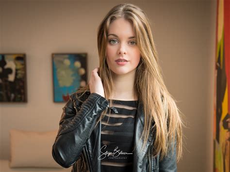 Обои women blonde leather jackets portrait на рабочий стол