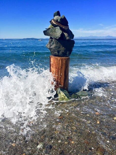 Premium Photo Waves Splashing In Sea