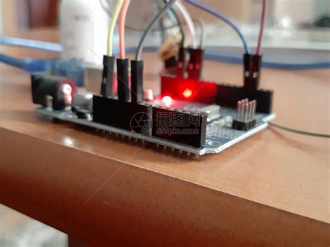 用于建造数字装置和交互式物体的arduinouno板微控制高清图片下载 正版图片504480496 摄图网