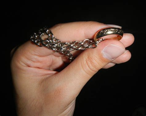 Un Anillo Para Gobernarlos A Todos ~ Elcoleccionista ~