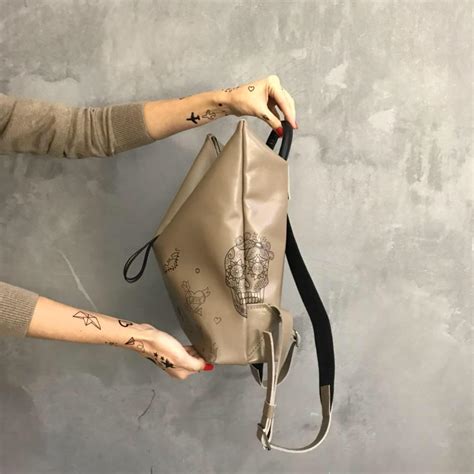 Minimalism in bags