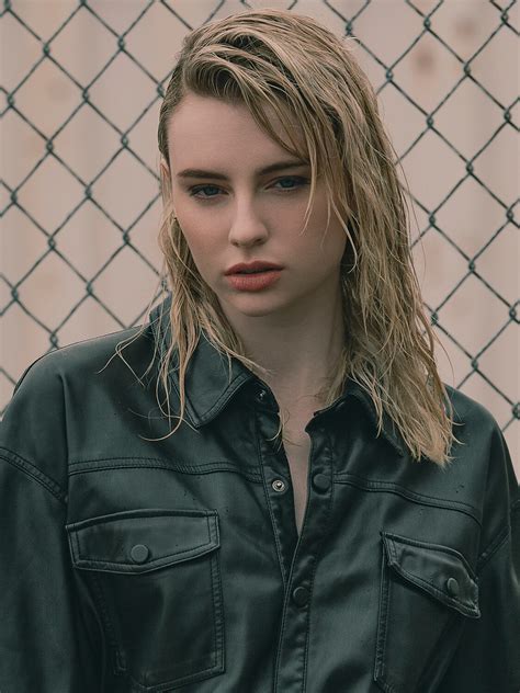 Sophie O Neill Sutherland Models