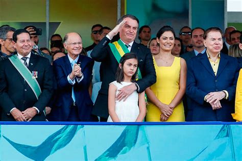 Bolsonaro abre desfile da Independência Silvio Santos e Edir Macedo AMAZONAS ATUAL