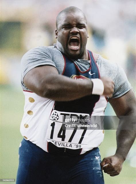 Der Amerikanische Kugelstoßer Cottrell J Hunter Verzerrt Sein News