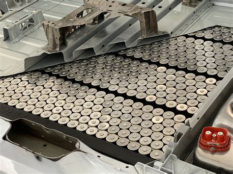 Munro Associates Tesla S 4680 Structural Battery Pack Has Zero
