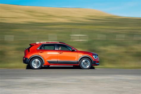 קיה נירו כאן ולבחירה חשמלי או היברידי נטען