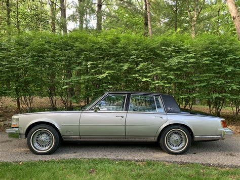 1979 Cadillac Seville Elegante Sedan Grey RWD Automatic Silver Black