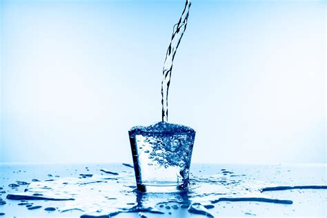 Pouring Water Glass At Wallace Yang Blog